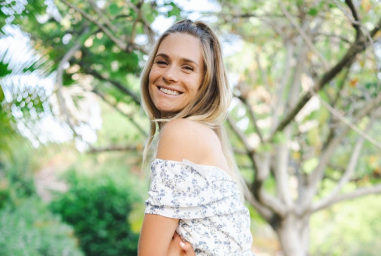 LegendaryLea Bio - Twitch Star, YouTube & Skilled Video Game Player - Pro Gamers Age